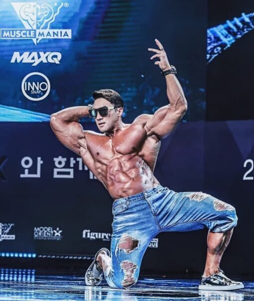 Hành trình đỉnh cao của "Quái vật" thể hình Hwang Chul Soon